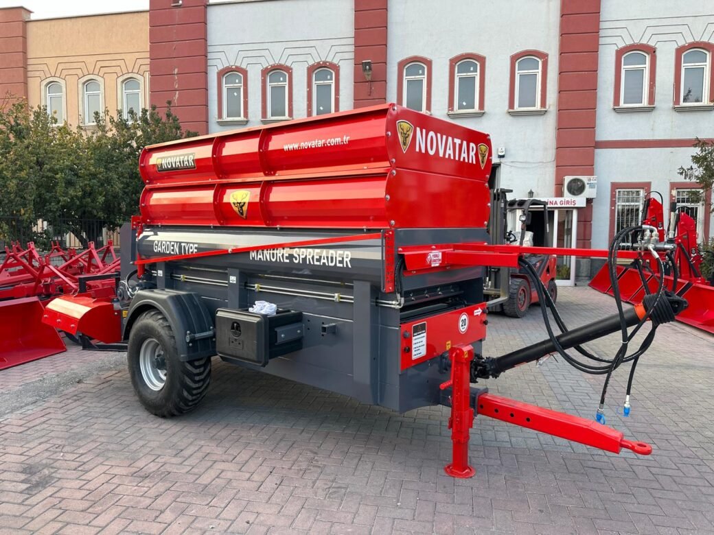 6 M³ MANURE SPREADER TRAILER BETWEEN TREES (Super Garden Series ...